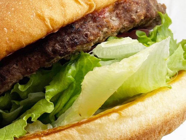 日本でアメリカンバーガーを楽しむならココ！ 横須賀ハンバーガーの行列店を3店食べ比べ – ページ 3 – 食楽web